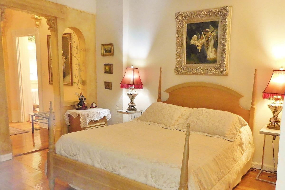 Suite Romântica, 1 cama queen-size | 1 quarto, secretária, ferro/tábua de engomar, Wi-fi grátis