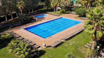 Piscina exterior sazonal