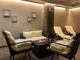 Tratamentos corporais, envolvimentos corporais, manicures e pedicures 