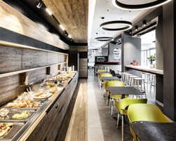 Pequeno-almoço tipo buffet diário (12 EUR por pessoa) 