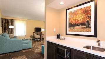 Suite, 2 camas queen-size, não fumadores | Ferro/tábua de engomar, camas desdobráveis, Wi-fi grátis