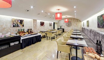 Café da manhã com buffet todos os dias mediante uma taxa