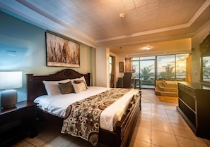 Suite, 1 cama king-size, vista para o oceano | Roupa de alta qualidade, edredões de penas 