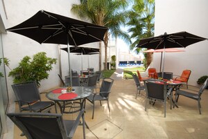 Pequeno-almoço tipo buffet diário mediante uma taxa 