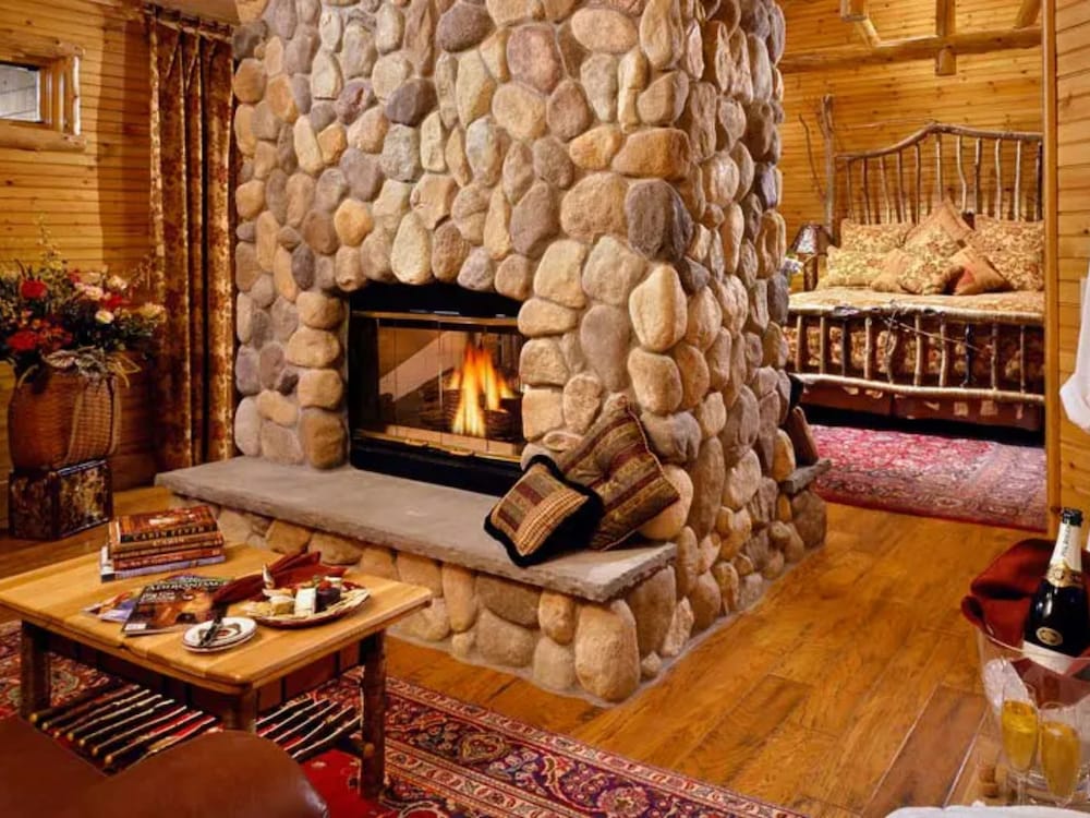The Fern Lodge - Adirondack Mountains