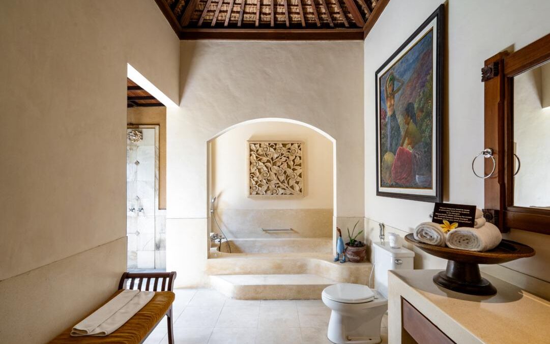 Bebek Deluxe Room, Rice Paddy View | Banheiro | Produtos de toalete de grife, secador de cabelo, chinelos, bidê