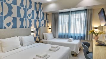 Quarto Triplo | Roupa de alta qualidade, edredões de penas, minibar, cofre no quarto