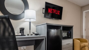 Quarto, 2 camas de casal, para não fumantes | Escrivaninha, espaço de trabalho para notebook, cortinas blackout