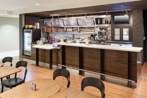 Café da manhã e jantar