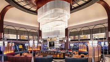 5 bares/lounges