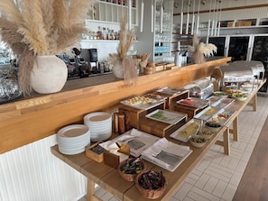 Café da manhã continental todos os dias (PLN 70 por pessoa)