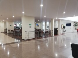 Pequenos-almoços, jantares e brunches (fins de semana) servidos 