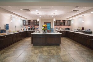 Pequeno-almoço takeaway diário incluído 