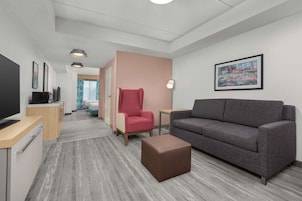 2 Queen Beds Junior Suites with Sofabed | Sala de estar | Televisor LCD