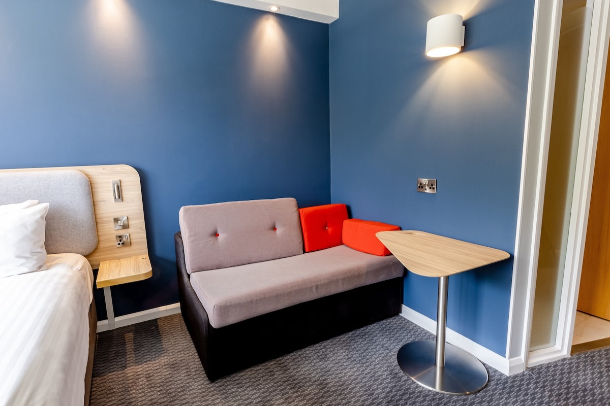 Quarto Standard, 1 cama queen-size e sofá-cama (with Free Hot Breakfast) | Comodidade do quarto