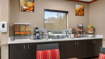 Café da manhã com buffet grátis