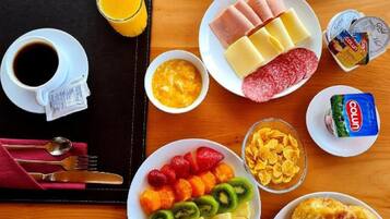Pequeno-almoço tipo buffet diário incluído
