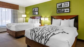 Quarto, 2 camas queen-size, acessível, não fumadores | Roupa de alta qualidade, secretária, ferro/tábua de engomar