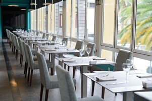 Café da manhã, almoço e jantar; culinária local 