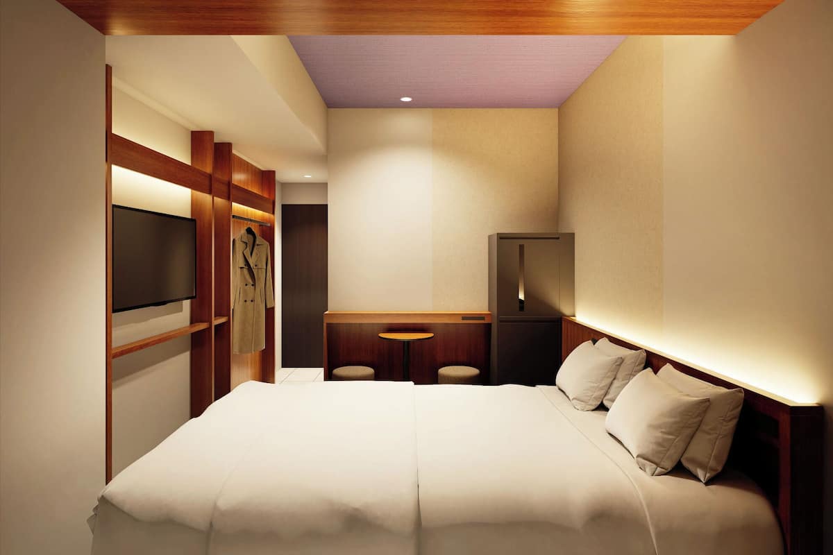 Cofres nos quartos, cortinas blackout, Wi-Fi de cortesia, despertadores