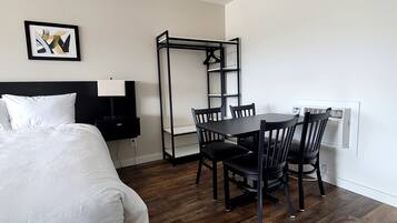 Quarto | Cozinha privada | Um frigorífico, um micro-ondas