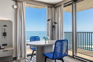 Quarto | Cofres nos quartos, cortinas blackout, Wi-Fi de cortesia, roupa de cama