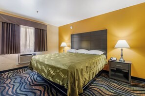 Quarto, 1 cama king-size, não fumadores | Ferro/tábua de engomar, Wi-fi grátis, roupa de cama fornecida 