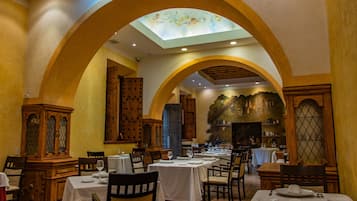Serviço de café da manhã, culinária mexicana, restaurante ao ar livre