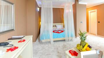 Quarto Duplo Superior | 1 quarto, camas de colchão pillowtop, minibar, cofre no quarto