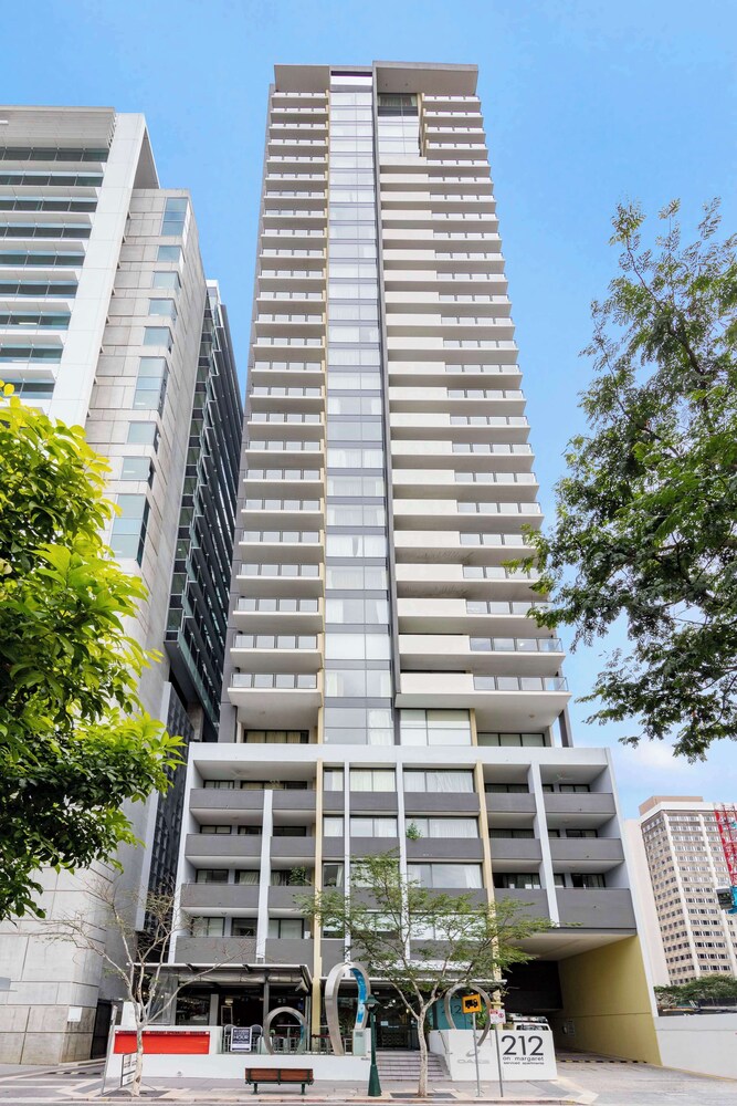 2 Bed 2 Bath - Short Walk To Queen St Mall - Spring Hill