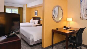 Estúdio, várias camas | Roupas de cama premium, escrivaninha, cortinas blackout