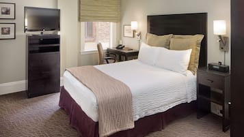 Quarto, 1 cama queen-size | Roupa de alta qualidade, camas de colchão pillowtop