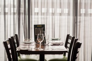 Pequenos-almoços, almoços e jantares servidos 