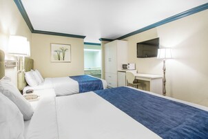 Quarto Premium, 2 camas queen-size | Cofre no quarto, secretária