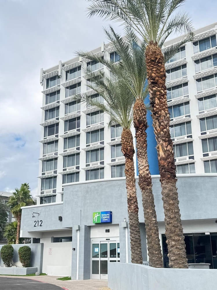 Holiday Inn Express And Suites Phoenix Midtown - Phoenix, AZ