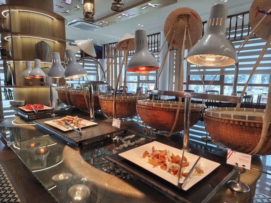 Pequeno-almoço tipo buffet diário (190000 VND por pessoa)