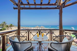 Suite, varanda, junto ao mar | Fachada do alojamento