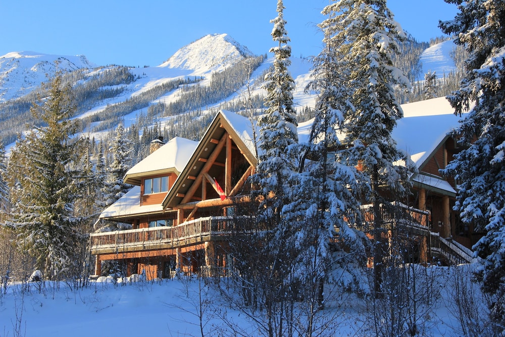 Vagabond Lodge At Kicking Horse Resort - Banff National Park