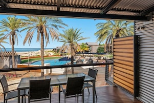 Apartamento, 2 quartos, vista para o oceano | Terraço/pátio interior