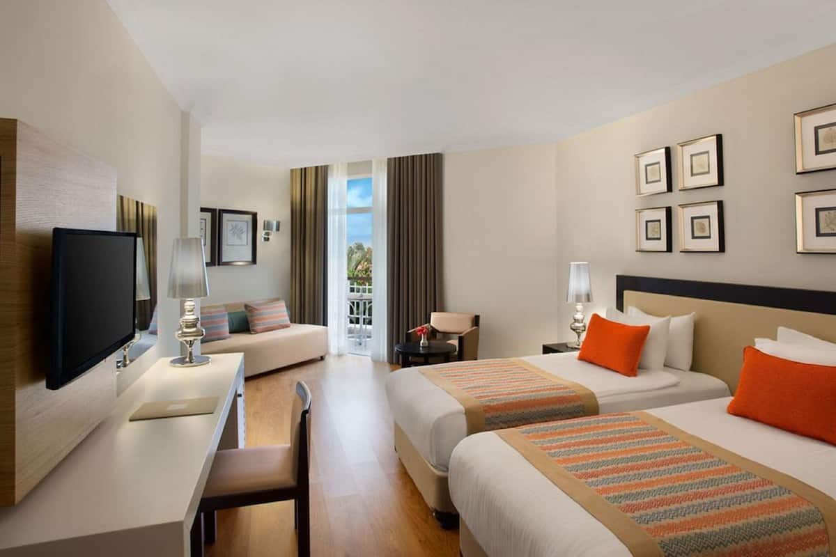 Roupa de alta qualidade, minibar grátis, cofre no quarto, Wi-fi grátis 