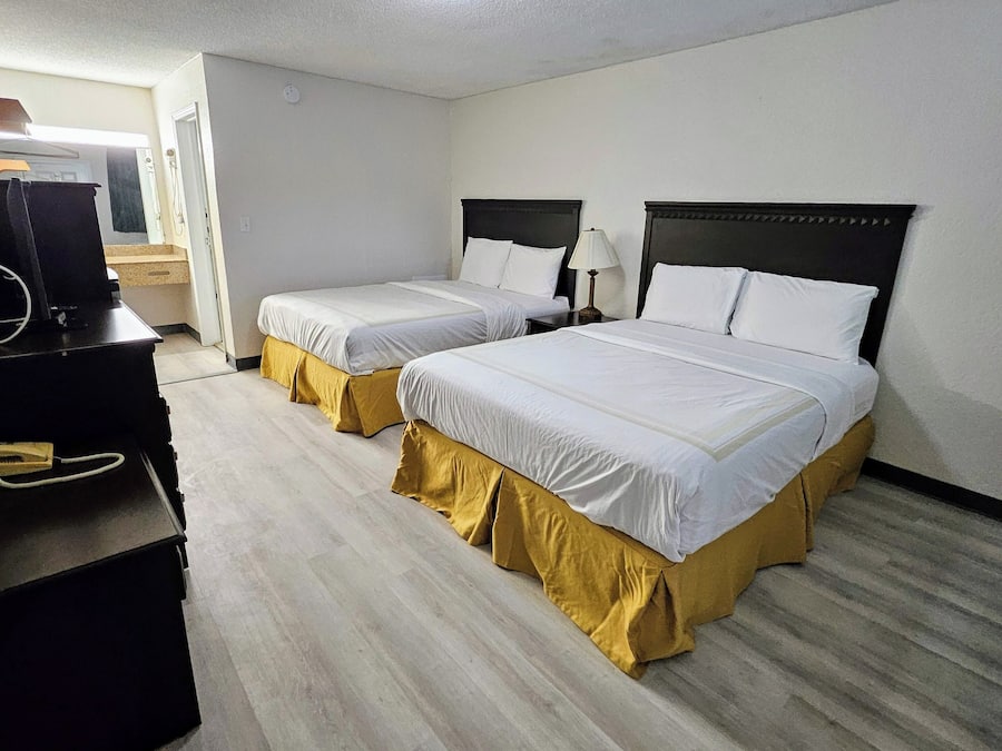 Quarto Duplo, não fumadores | Roupa de alta qualidade, cortinas/cortinados opacos, Wi-fi grátis