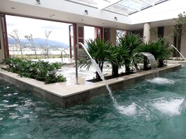 Sala(s) para tratamentos a casais, sauna, banheira de hidromassagem 