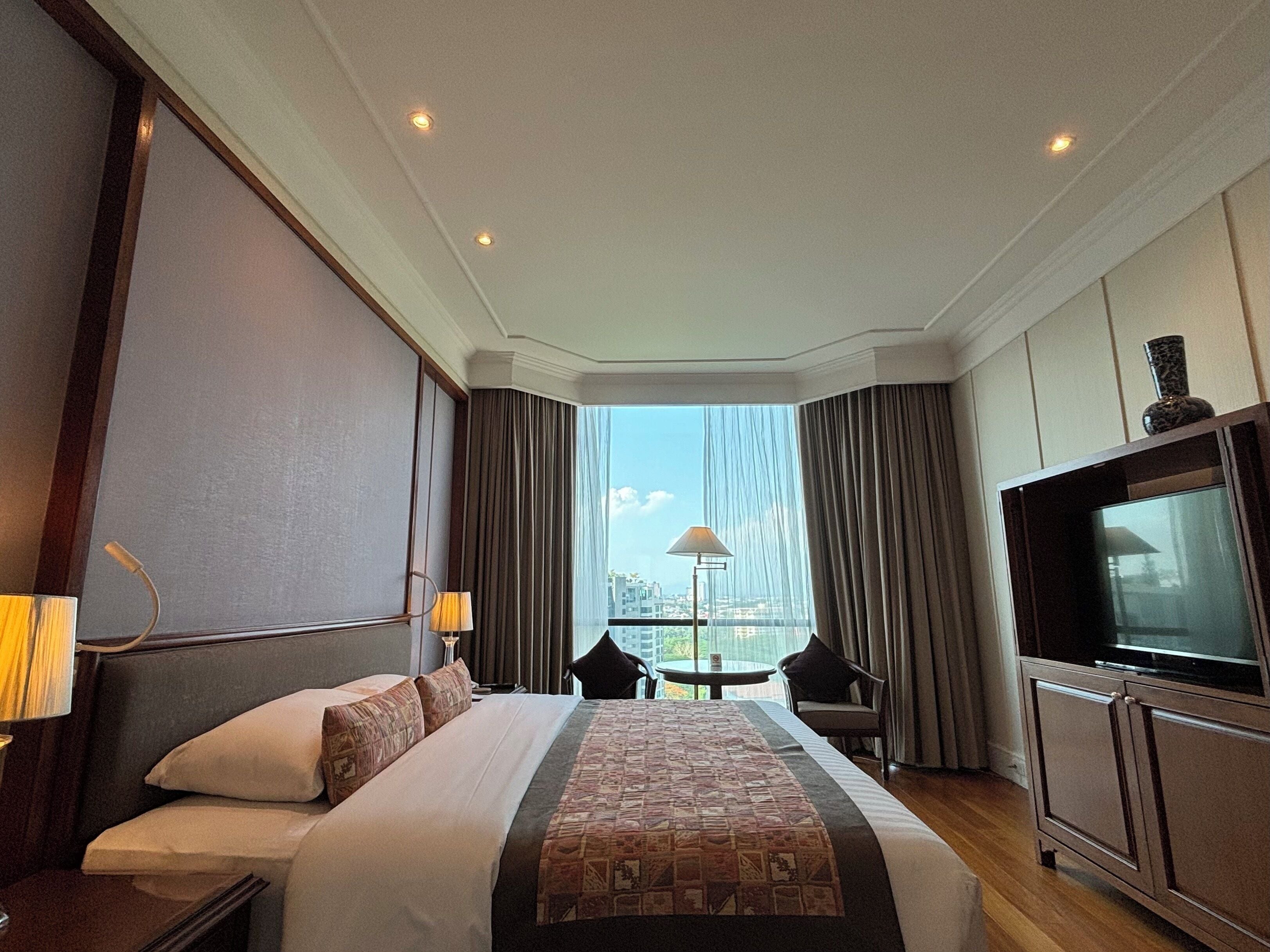 Suíte executiva | Frigobar, cofres nos quartos, escrivaninha, berços grátis