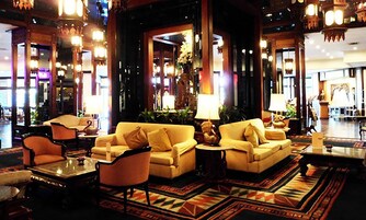 Área de estar no saguão