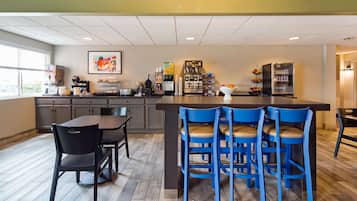 Café da manhã com buffet grátis todos os dias