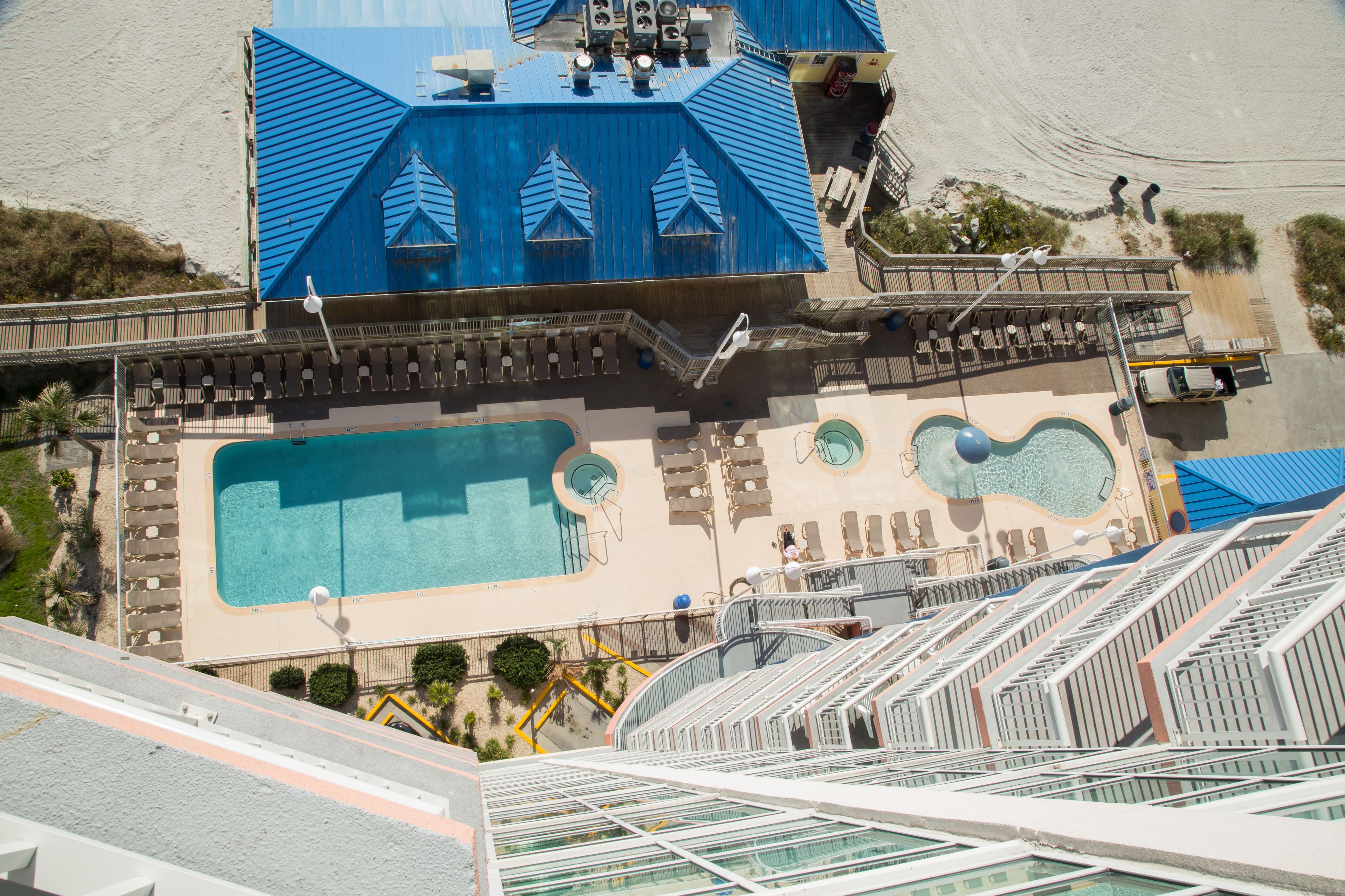 2 piscinas exteriores 