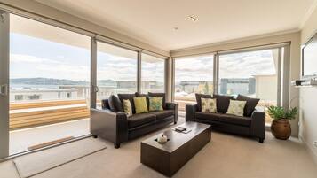 Apartamento, 2 quartos, vista para o lago | Vista do quarto