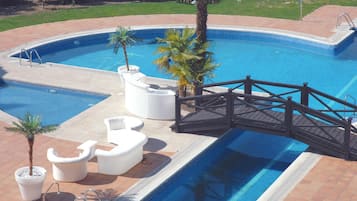 Piscina exterior sazonal