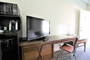 Quarto Premium, 1 cama king-size, não fumadores | Lençóis de algodão egípcio, roupa de alta qualidade, secretária 