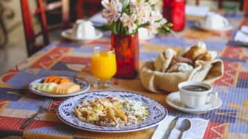 Café da manhã, almoço e jantar; culinária mexicana